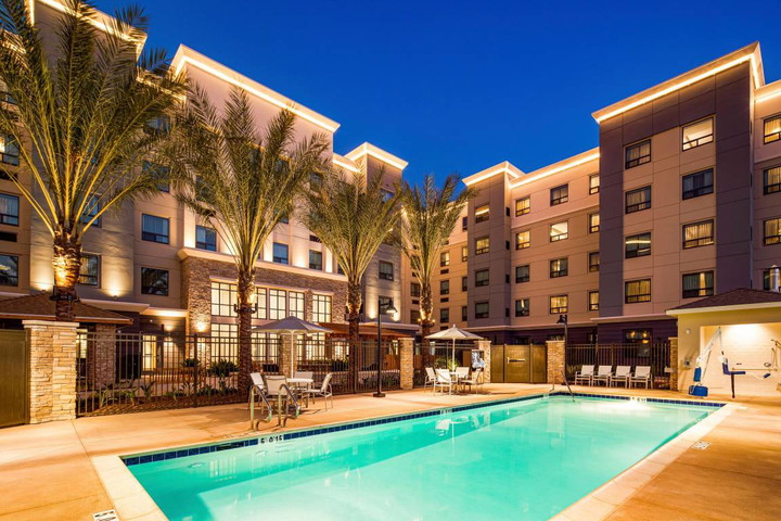 Hotel ∙ 2 Bedrooms ∙ 8 Guests - Irvine, CA
