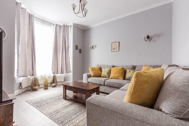 110 M² House ∙ 4 Bedrooms ∙ 8 Guests - London, UK