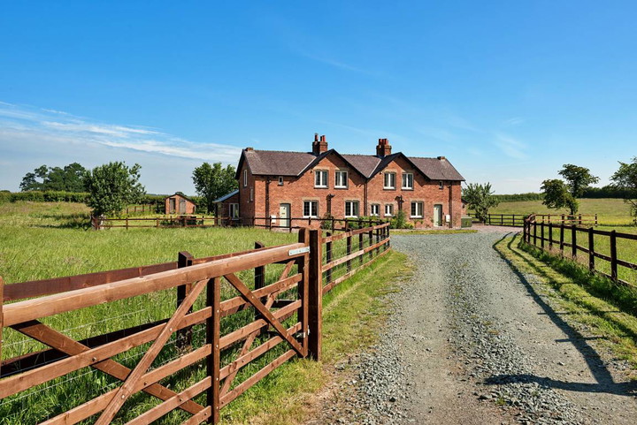 280 M² Cottage ∙ 7 Chambres ∙ 16 Personnes - Shrewsbury