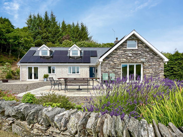 Cottage ∙ 5 Bedrooms ∙ 11 Guests - Barmouth