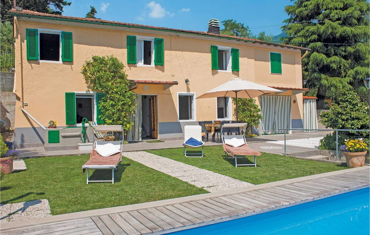 90 M² House ∙ 2 Bedrooms ∙ 5 Guests - Camaiore
