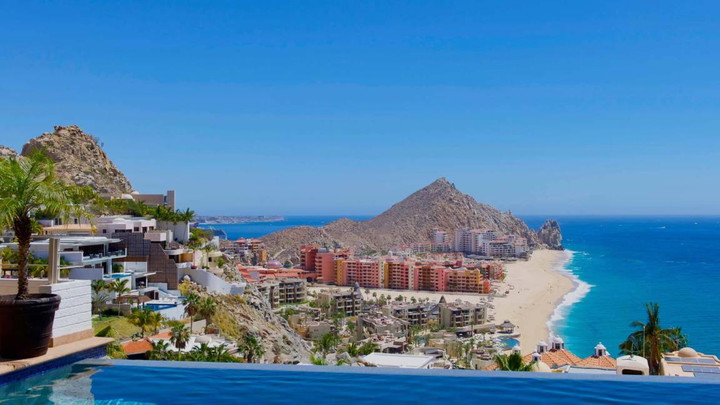 100 M² Villa ∙ 8 Bedrooms ∙ 22 Guests - Cabo San Lucas