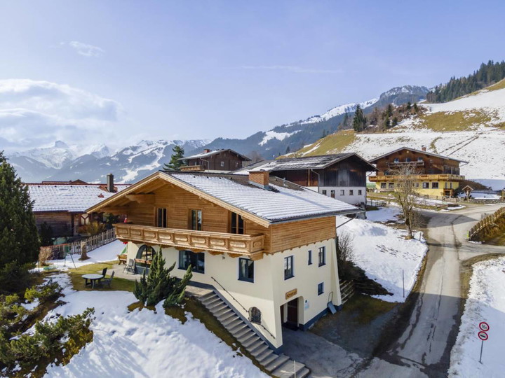 180 M² Chalet ∙ 4 Bedrooms ∙ 8 Guests - Wagrain