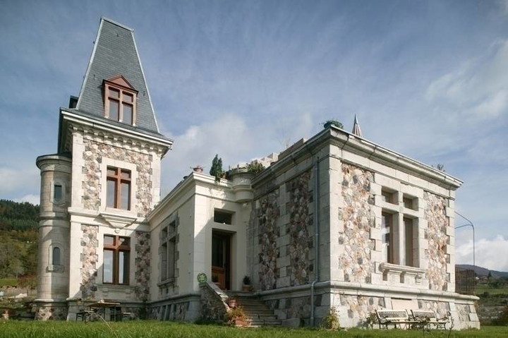 120 M² Gîte ∙ 3 Slaapkamers ∙ 6 Gasten - Ambert