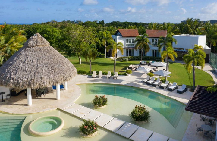 2000 M² Villa ∙ 8 Bedrooms ∙ 16 Guests - Punta Cana