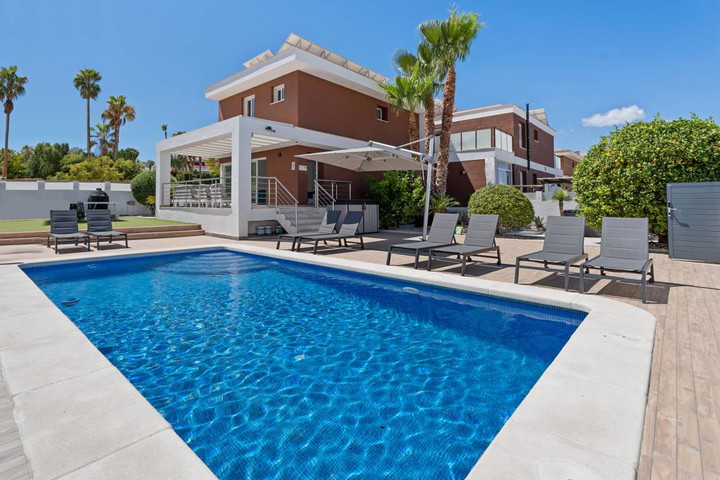 160 M² Villa ∙ 7 Schlafzimmer ∙ 12 Gäste - Santa Pola