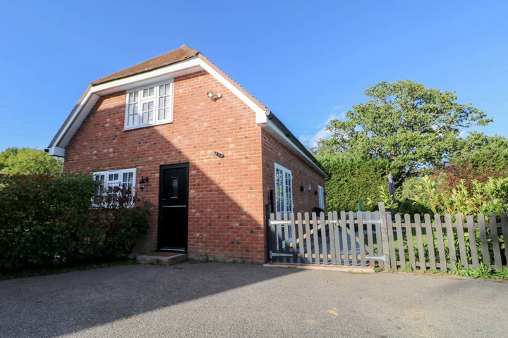 Cottage ∙ 2 Bedrooms ∙ 4 Guests - Cranbrook