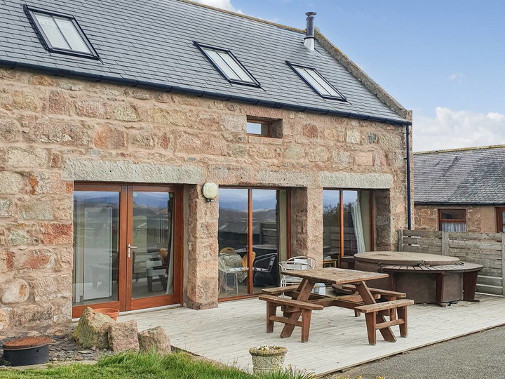 Cottage ∙ 4 Bedrooms ∙ 7 Guests - Aboyne
