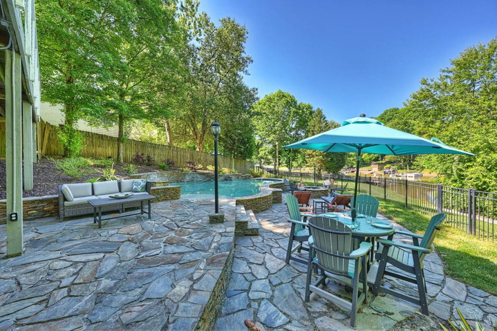 293 M² House ∙ 4 Bedrooms ∙ 12 Guests - Mooresville, NC