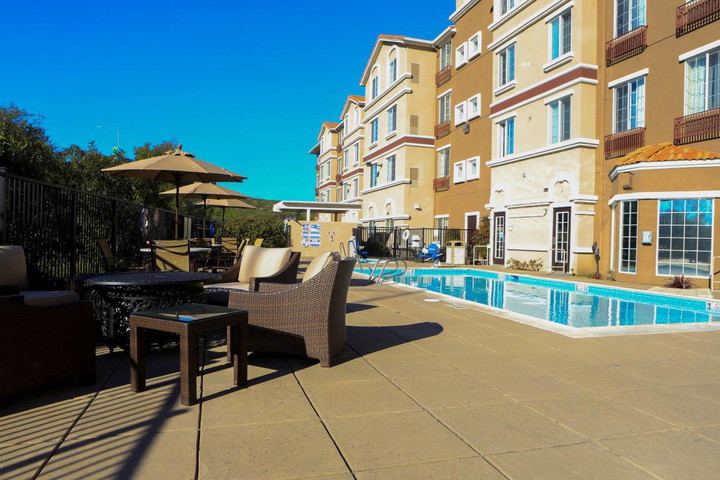 Condo ∙ 2 Bedrooms ∙ 6 Guests - San Jose, CA