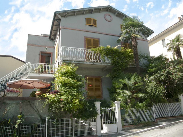 80 M² Appartamento Vacanza ∙ 2 Camere Da Letto ∙ 6 Ospiti - Numana