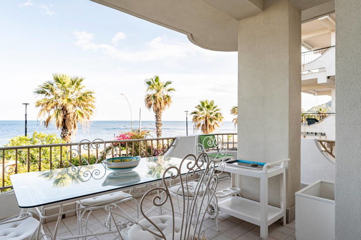 111 M² Appartement ∙ 3 Slaapkamers ∙ 5 Gasten - Sant'Alessio Siculo