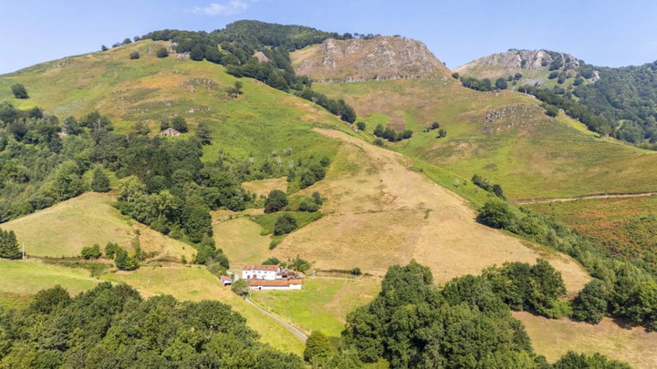 210 M² Gîte ∙ 5 Habitaciones ∙ 15 Huéspedes - Pirineos
