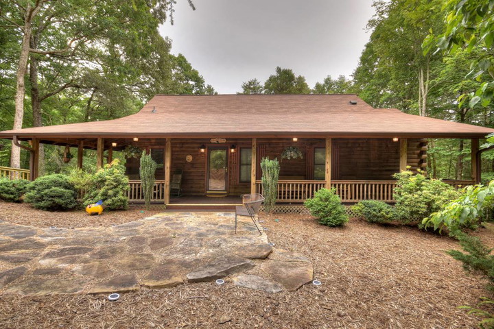 303 M² Cabin ∙ 4 Bedrooms ∙ 8 Guests - Blue Ridge, GA