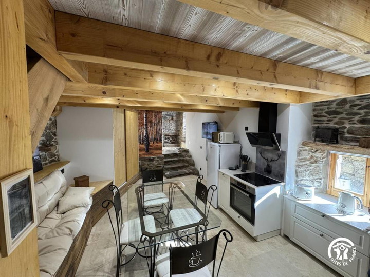70 M² Gîte ∙ 2 Chambres ∙ 4 Personnes - Bourg-Madame