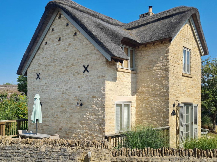 Cottage ∙ 3 Bedrooms ∙ 6 Guests - Swindon