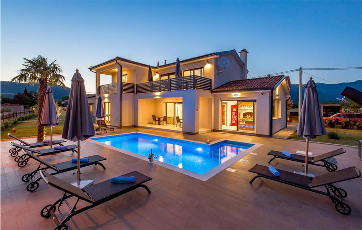 150 M² Casa ∙ 4 Habitaciones ∙ 8 Huéspedes - Rijeka