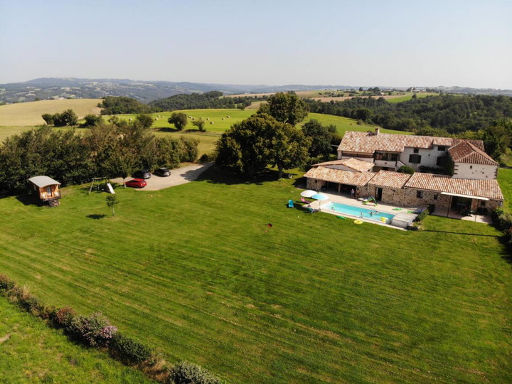 240 M² Gîte ∙ 6 Chambres ∙ 14 Personnes - Occitanie