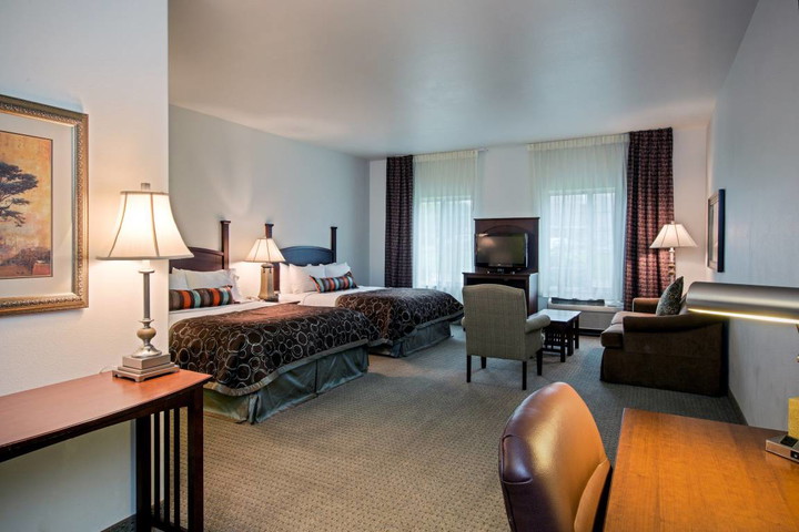 Hotel ∙ 1 Slaapkamer ∙ 4 Gasten - Rockford, IL