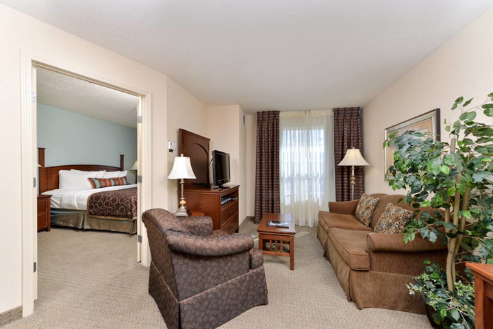 Condo ∙ 1 Bedroom ∙ 4 Guests - Albuquerque, NM