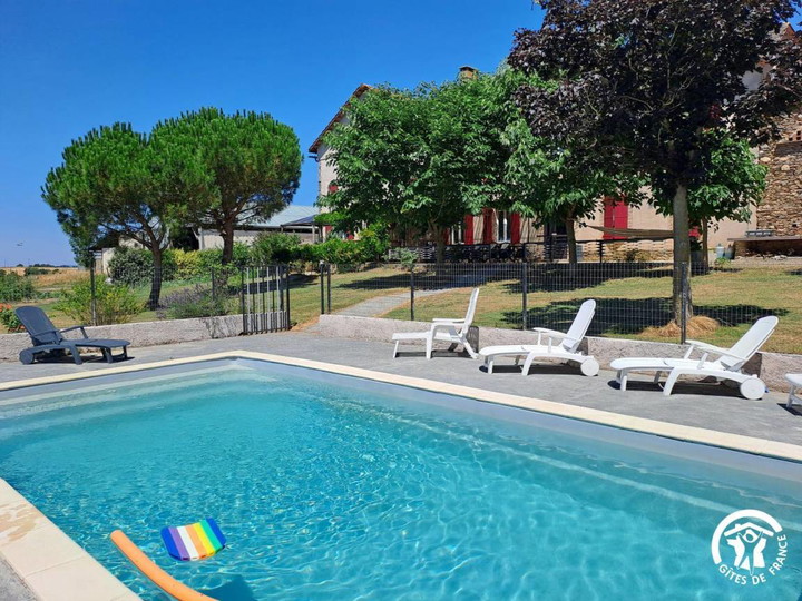 260 M² Gîte ∙ 5 Chambres ∙ 14 Personnes - Occitanie