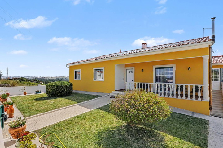 12 M² House ∙ 4 Bedrooms ∙ 8 Guests - Óbidos