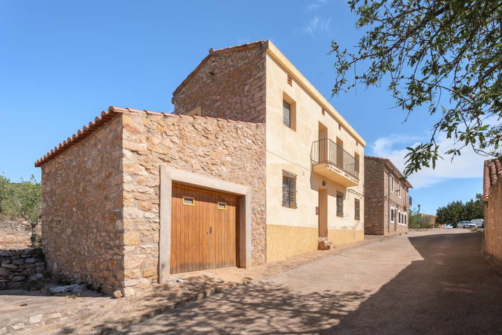 121 M² Casa ∙ 3 Habitaciones ∙ 6 Huéspedes - Culla