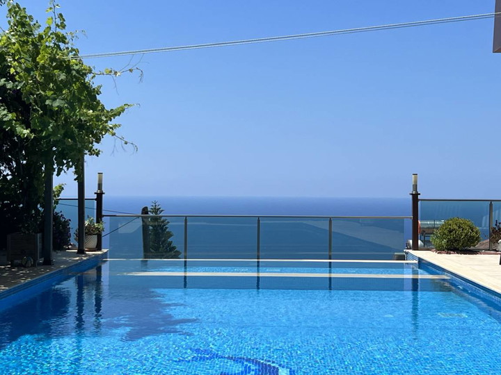 350 M² Villa ∙ 3 Bedrooms ∙ 6 Guests - Alanya