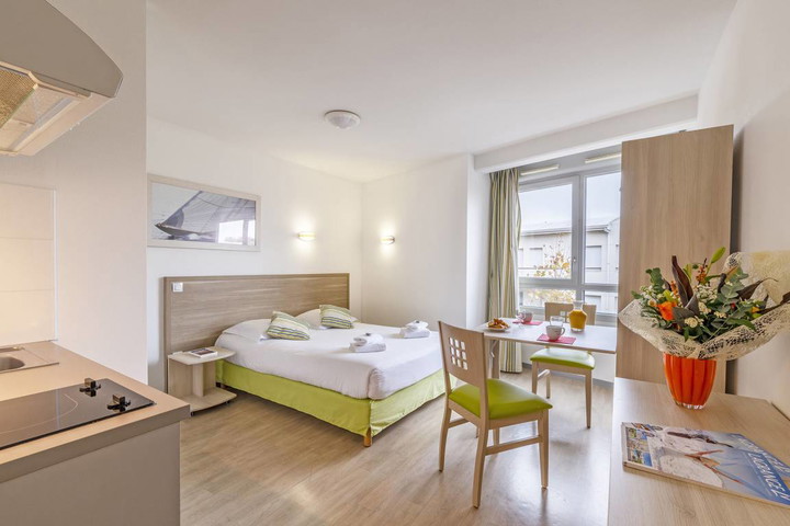 20 M² Studio Flat ∙ 1 Bedroom ∙ 2 Guests - La Rochelle