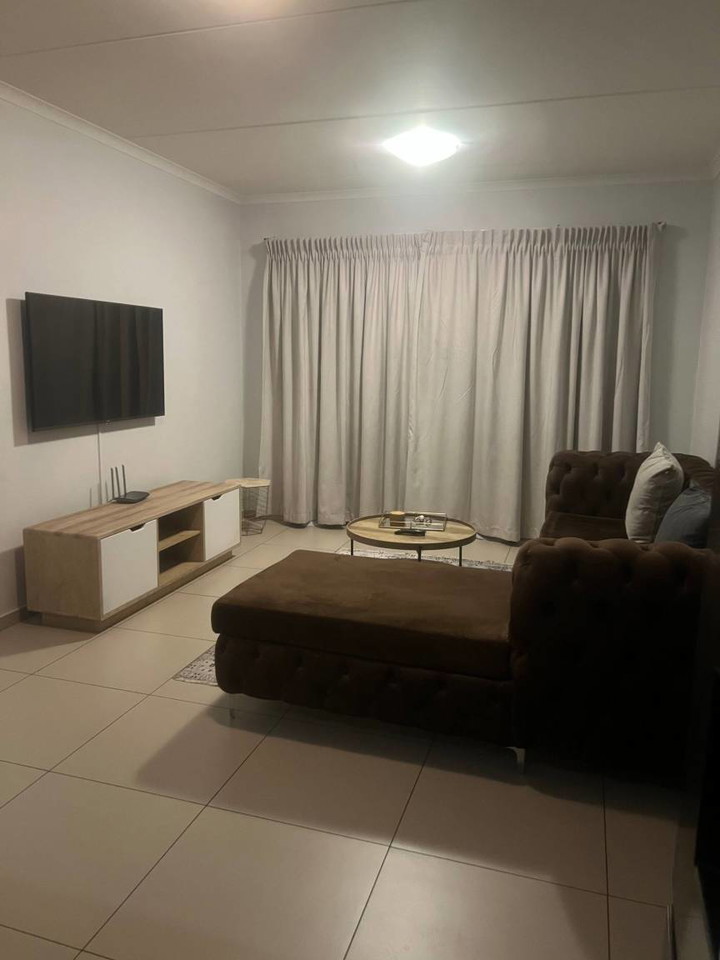 76 M² Apartment ∙ 2 Bedrooms ∙ 7 Guests - Midrand