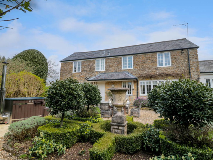 Cottage ∙ 3 Bedrooms ∙ 6 Guests - Bridport