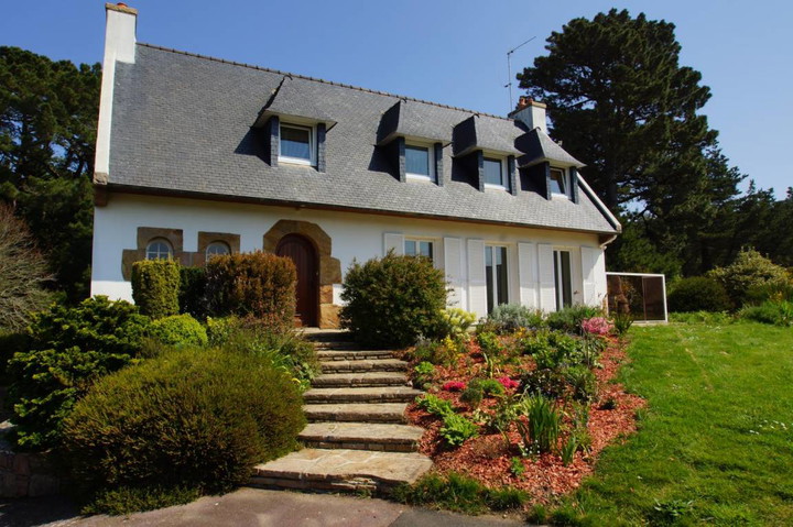 122 M² Gîte ∙ 2 Chambres ∙ 4 Personnes - Perros-Guirec