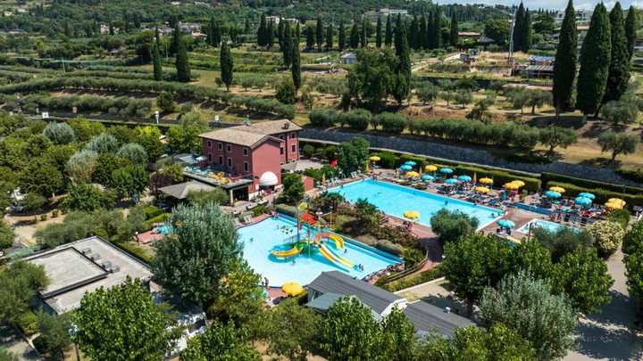 24 M² Caravan ∙ 2 Bedrooms ∙ 5 Guests - Lake Garda