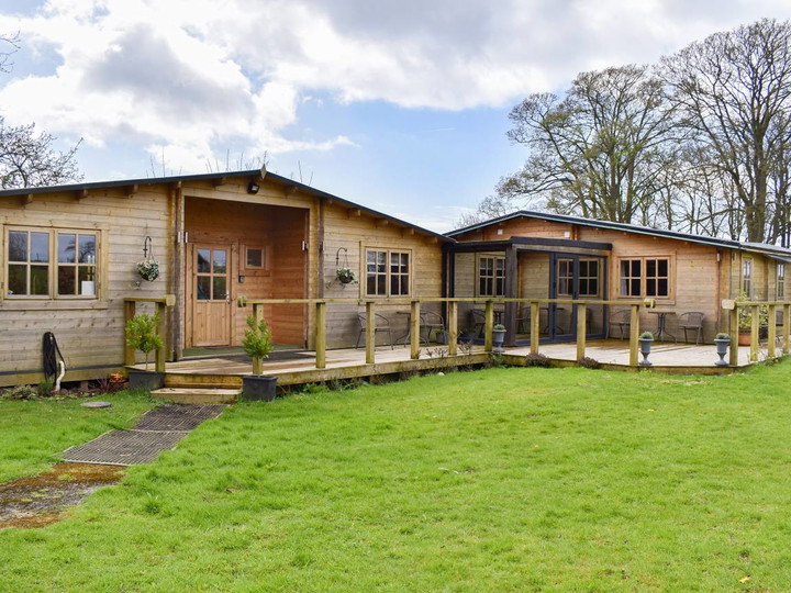 Cottage ∙ 6 Bedrooms ∙ 14 Guests - Kent