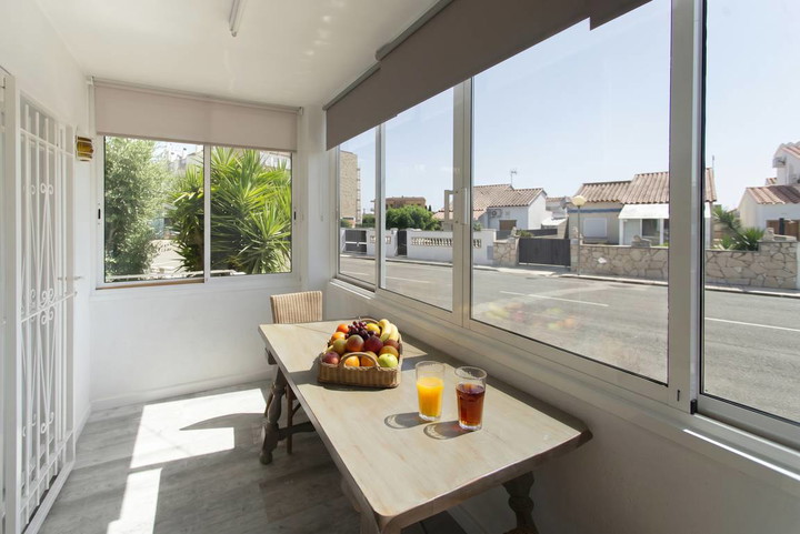65 M² House ∙ 2 Bedrooms ∙ 6 Guests - Roses