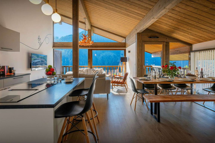 129 M² Chalet ∙ 4 Bedrooms ∙ 8 Guests - Champéry