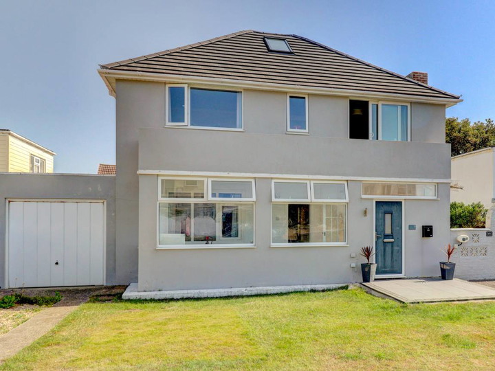 Cottage ∙ 4 Bedrooms ∙ 8 Guests - Hayling Island