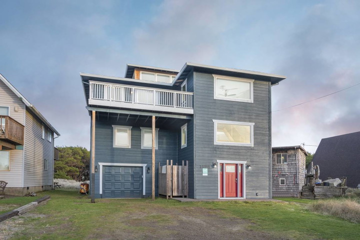 343 M² House ∙ 5 Bedrooms ∙ 12 Guests - Pacific City, OR