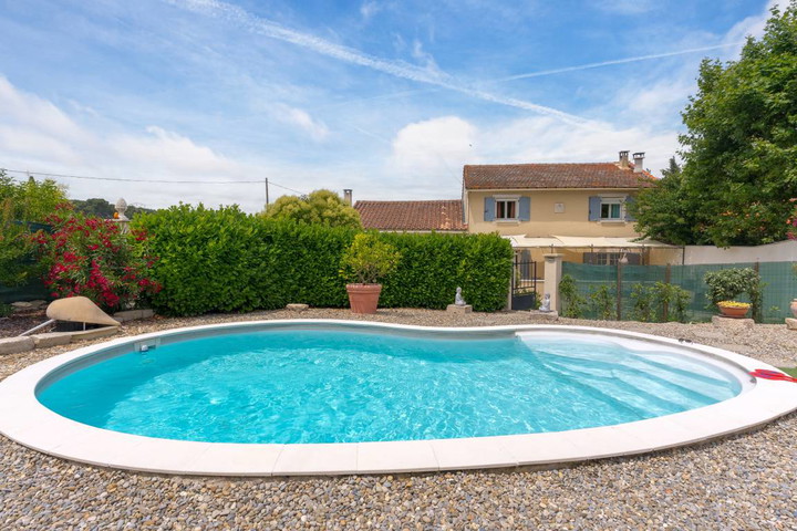 140 M² Maison De Vacances ∙ 3 Chambres ∙ 6 Personnes - Mouriès