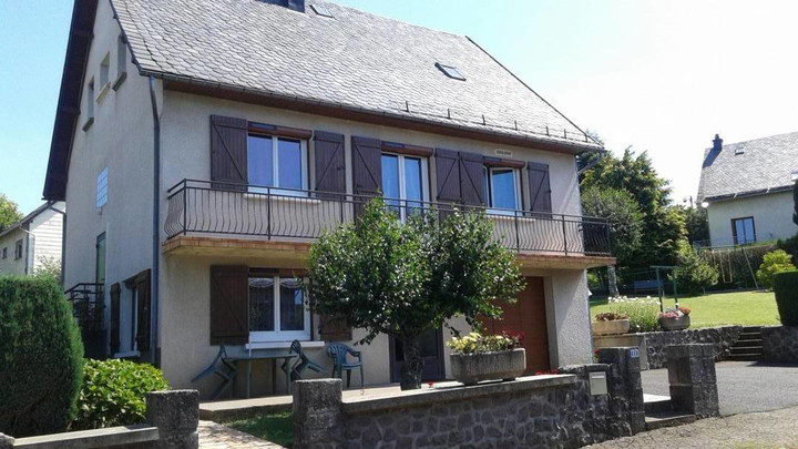 38 M² Gîte ∙ 1 Chambre ∙ 3 Personnes - Chambon-sur-Lac