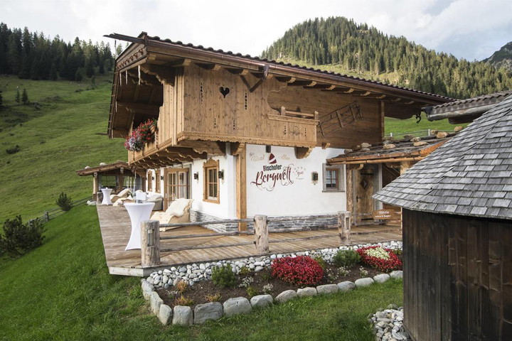 22 M² Apartment ∙ 10 Bedrooms ∙ 20 Guests - Alpbach