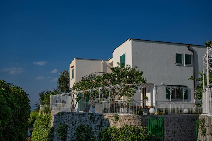 30 M² Hôtel ∙ 2 Chambres ∙ 4 Personnes - Vico Equense