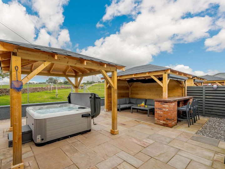 House ∙ 3 Bedrooms ∙ 6 Guests - Balloch