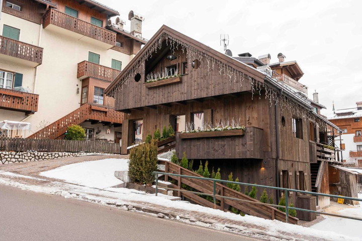 300 M² Villa ∙ 5 Slaapkamers ∙ 10 Gasten - Cortina d'Ampezzo