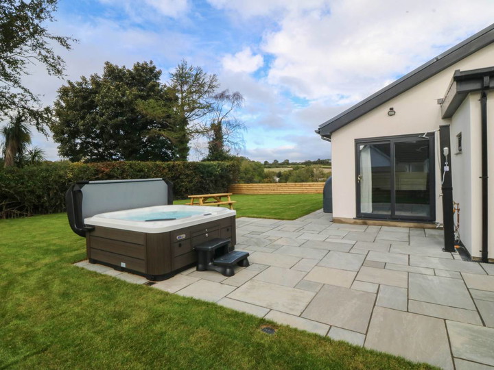 Cottage ∙ 5 Bedrooms ∙ 10 Guests - Bangor