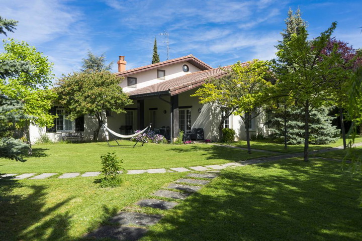House ∙ 6 Bedrooms ∙ 17 Guests - Basque Country