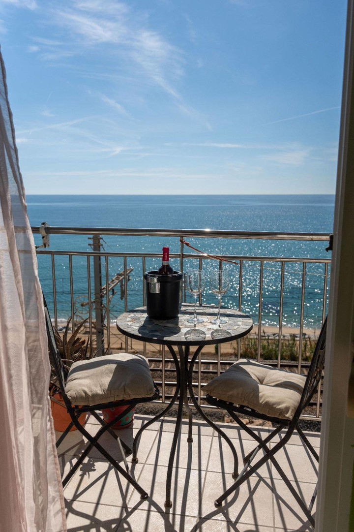 Apartment ∙ 2 Bedrooms ∙ 5 Guests - Mataró