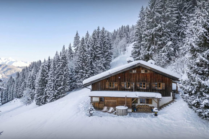 300 M² Chalet ∙ 7 Bedrooms ∙ 15 Guests - Morzine