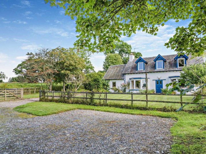 Cottage ∙ 5 Bedrooms ∙ 8 Guests - Dunkeld, UK