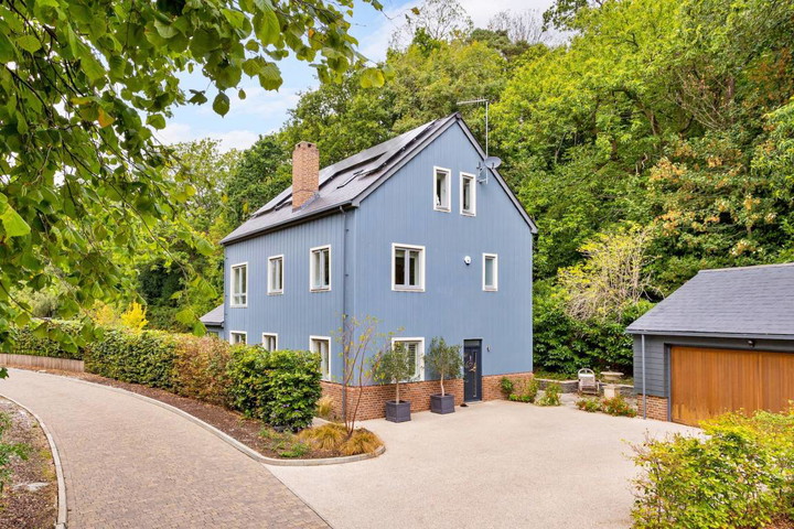 190 M² House ∙ 4 Bedrooms ∙ 8 Guests - Royal Tunbridge Wells
